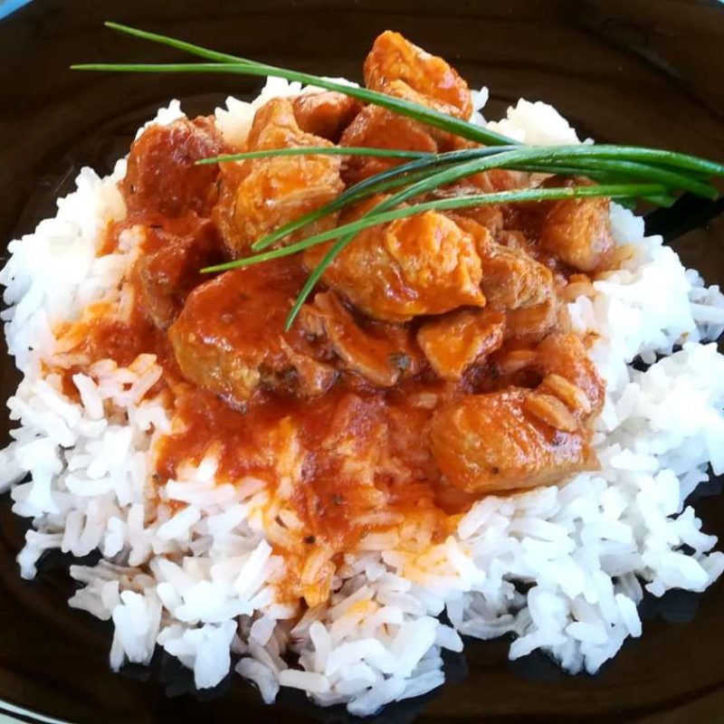 Szybki gulasz z karkówki z ryżem - Kuchnia Skowrona - Przepisy kulinarne